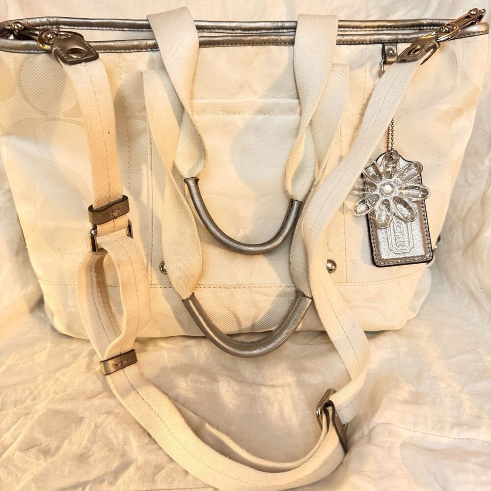 Coach Large Daisy Signature C White Crossbody/Shoulde… - Gem